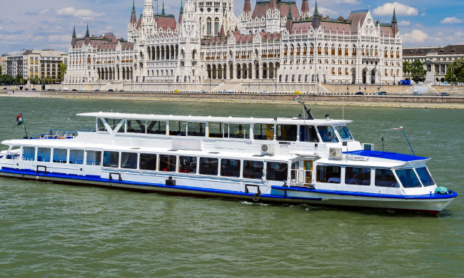 River boat rental Budapest, event ship hire, Danube dinner cruise